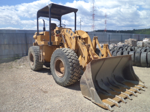 Un muncitor a murit strivit între cupa unei vole și un perete - Stirea ...